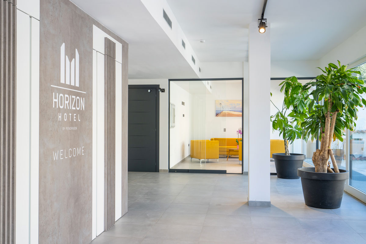 Reception Horizon Hotel | Gruppo 5 | Custom-made furnishings for Hotels ...